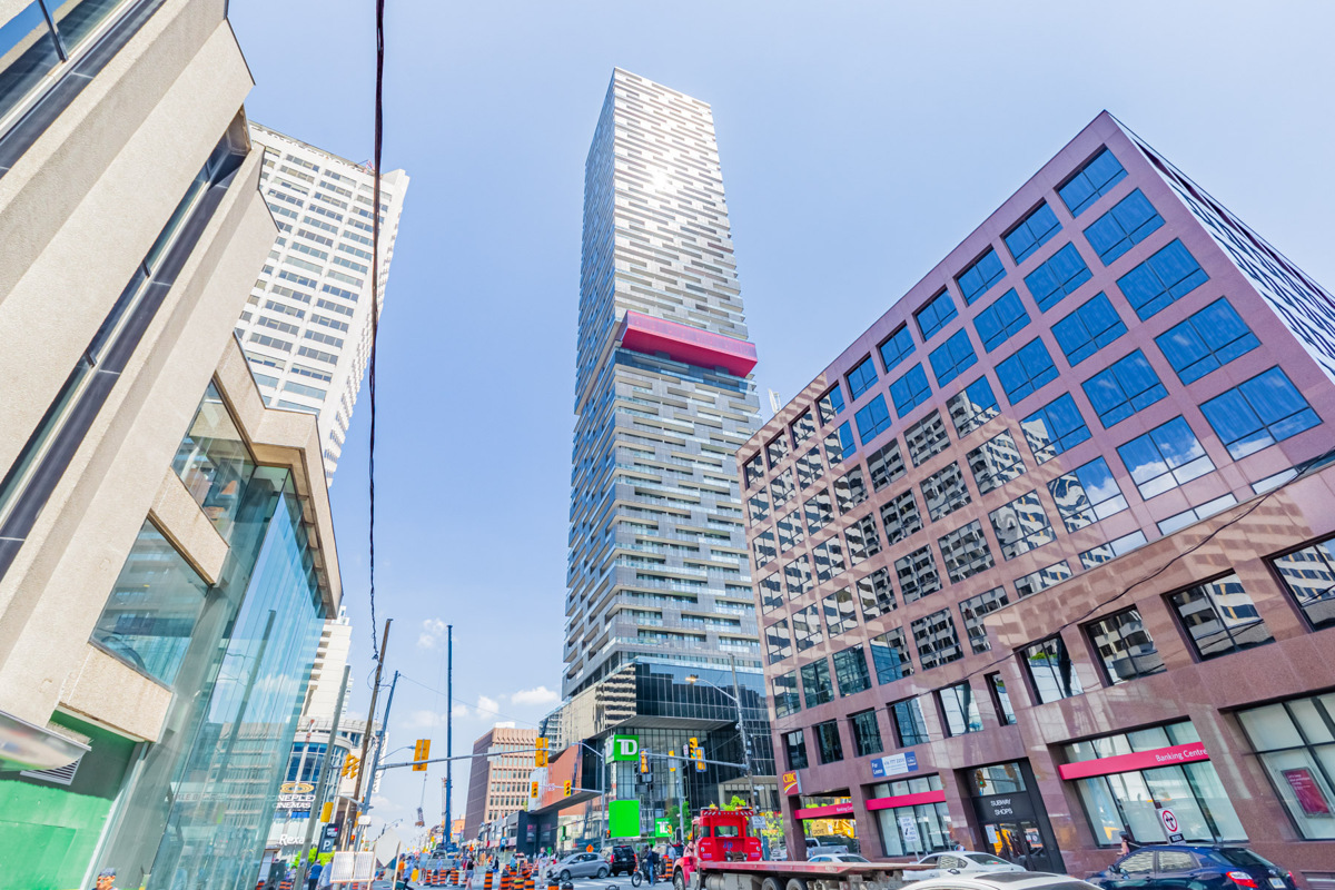 Paul Chan Real Estate Agent Toronto - Modern Family Realtor